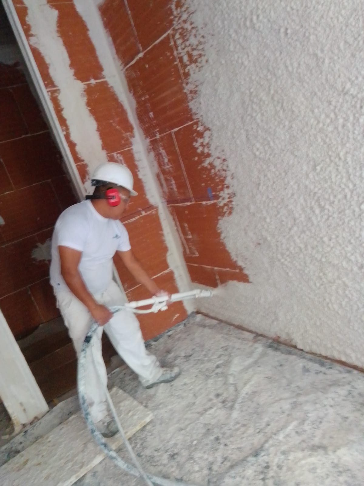 Yeso Manual y Proyectado – Yesos Global 2000